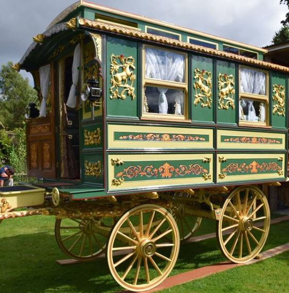 Showmans wagon restoration– Wrights of Lymm